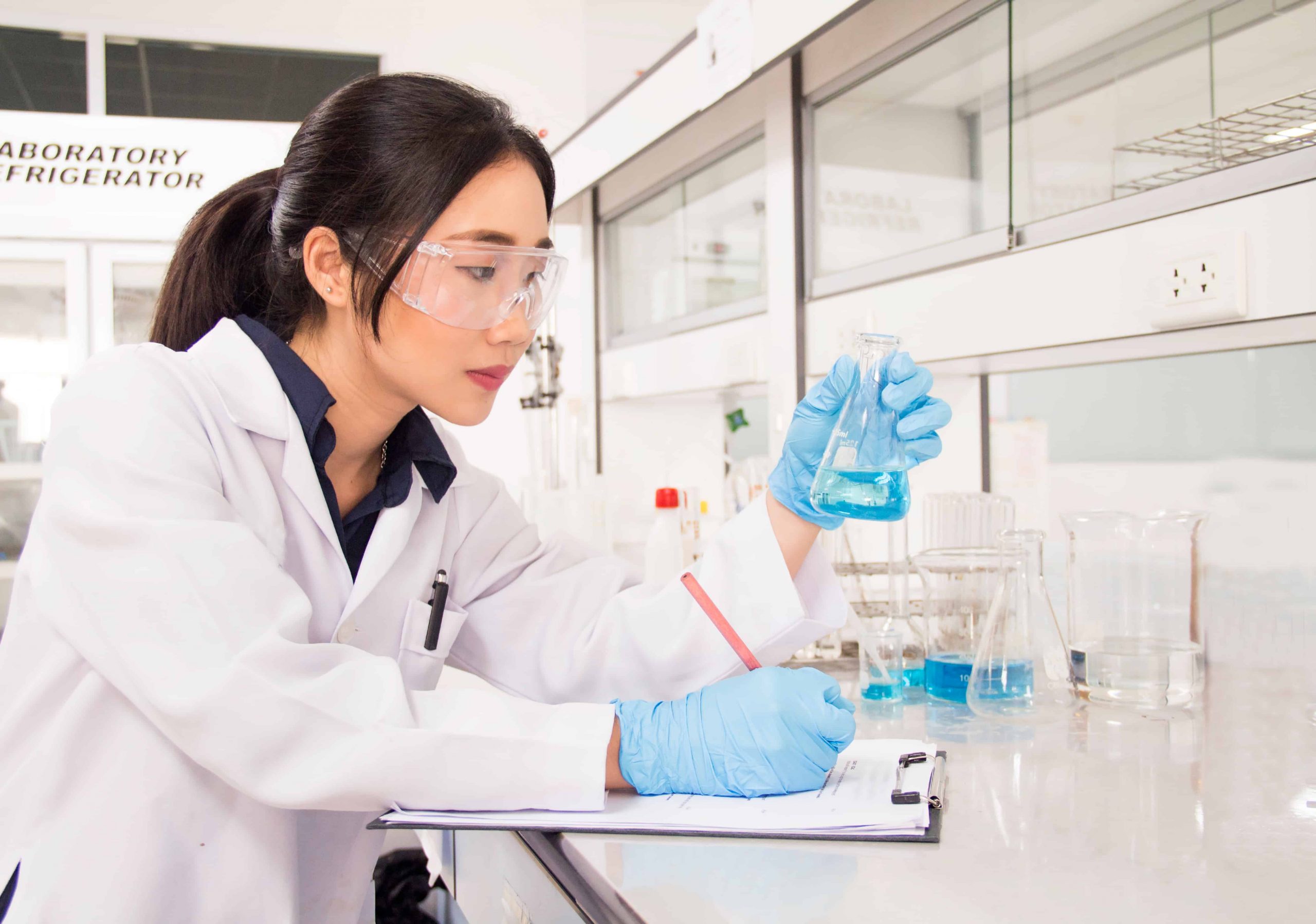 How to Become a Pharmaceutical Chemist